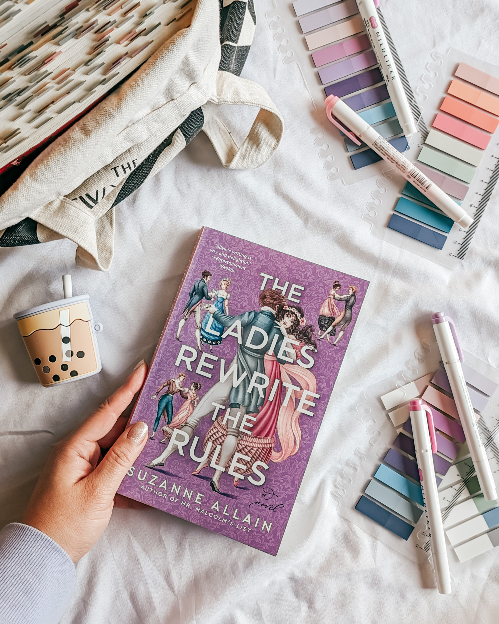 Into the Wonderous World of Bookstagram With Stunning Bookstagrammer ...