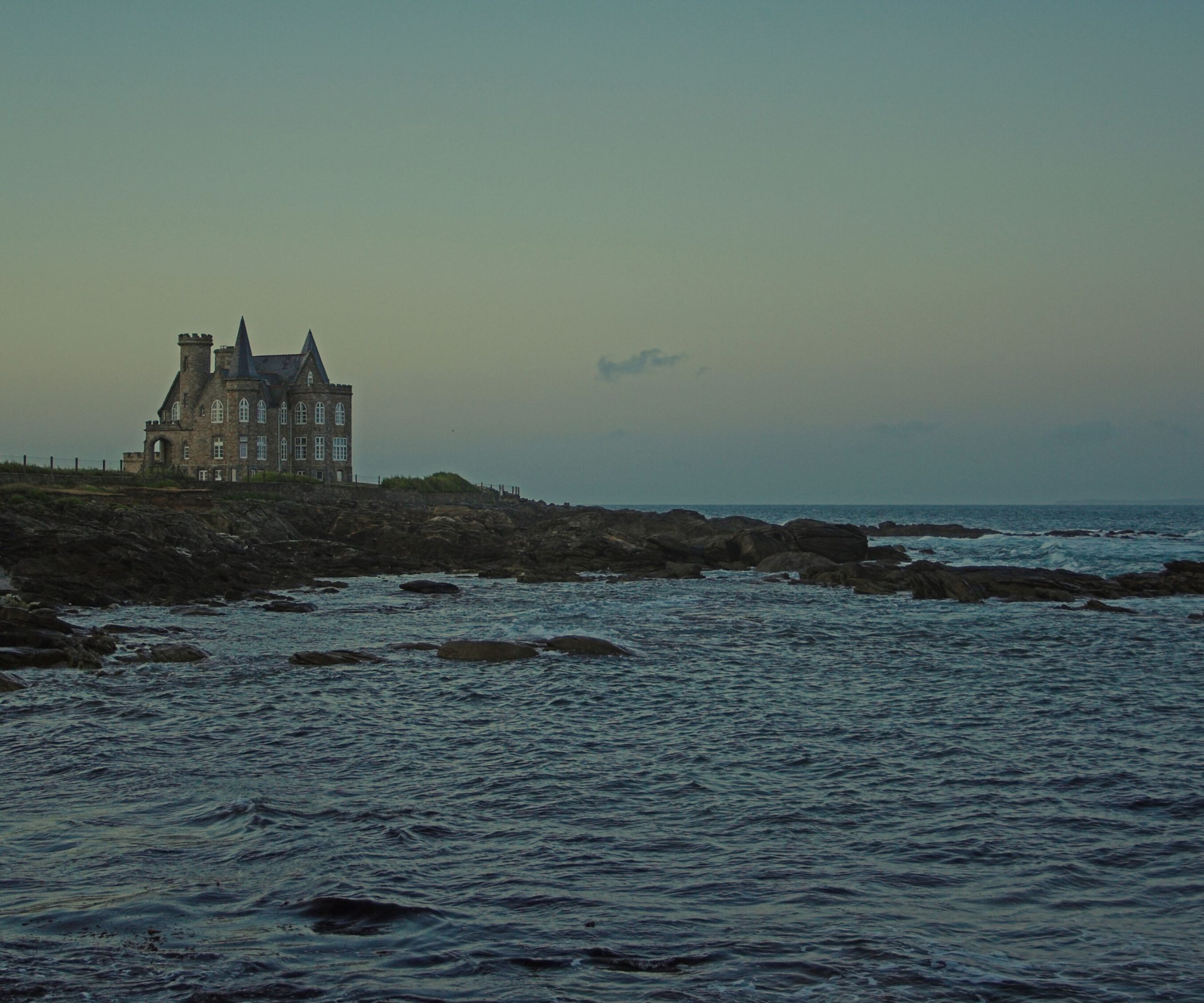 Trick-or-Treat Yourself to These Spooky, Bookish Activities for Summerween