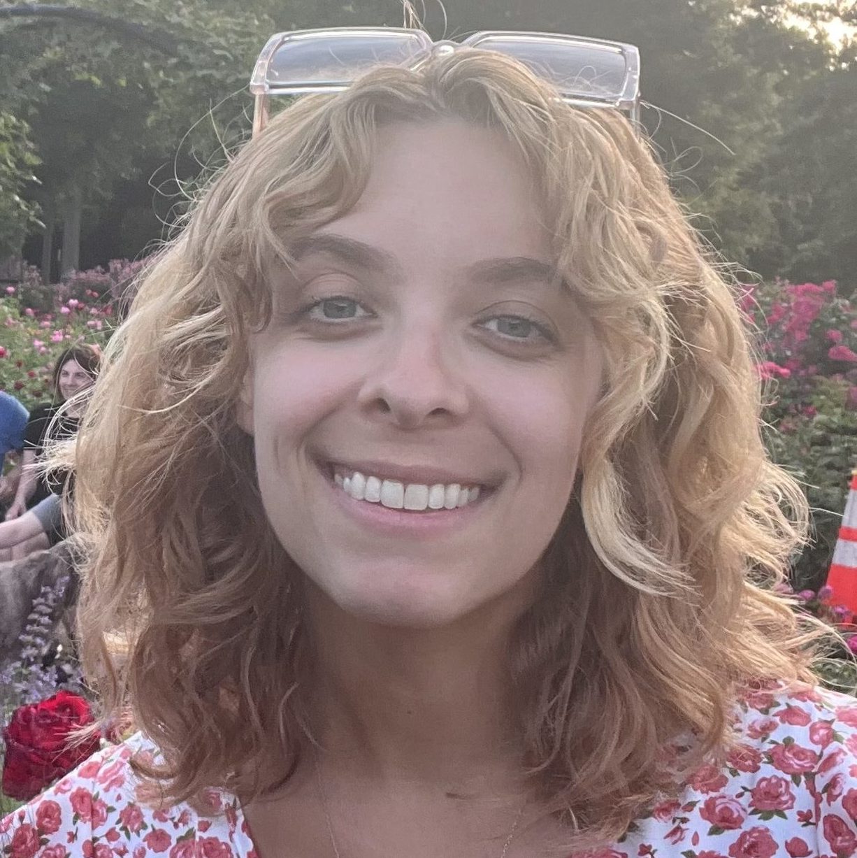 Bet on Bookstagrammer Shelby for Terrific Romance and Thriller Recs!