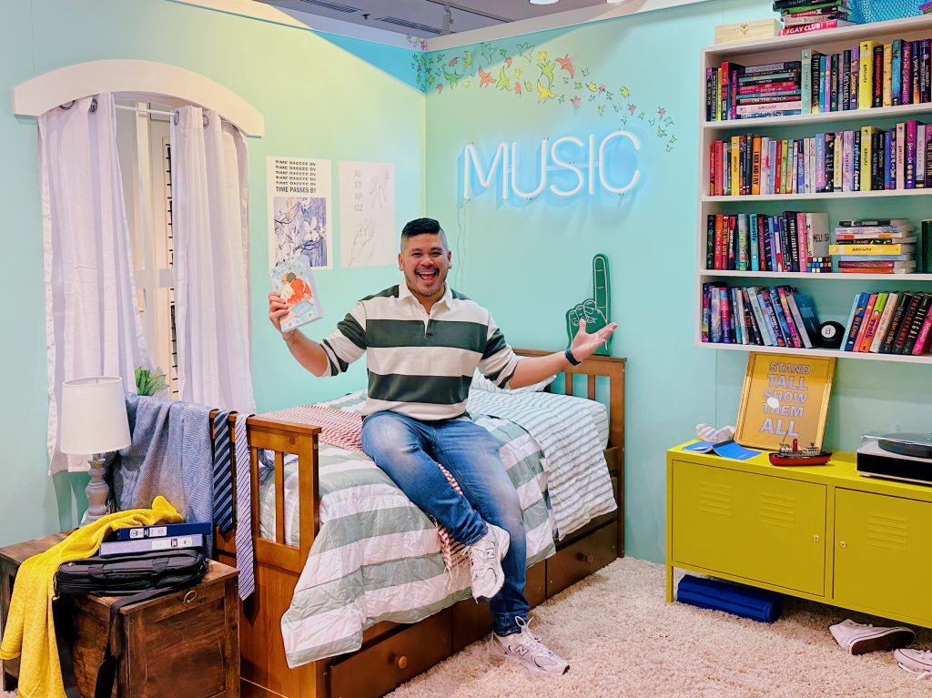 Nerd Out About Queer Literature With Vibrant Bookstagrammer Johnee