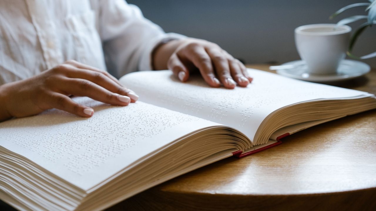 The 10 Best Braille Bookstores and Libraries in the U.S.