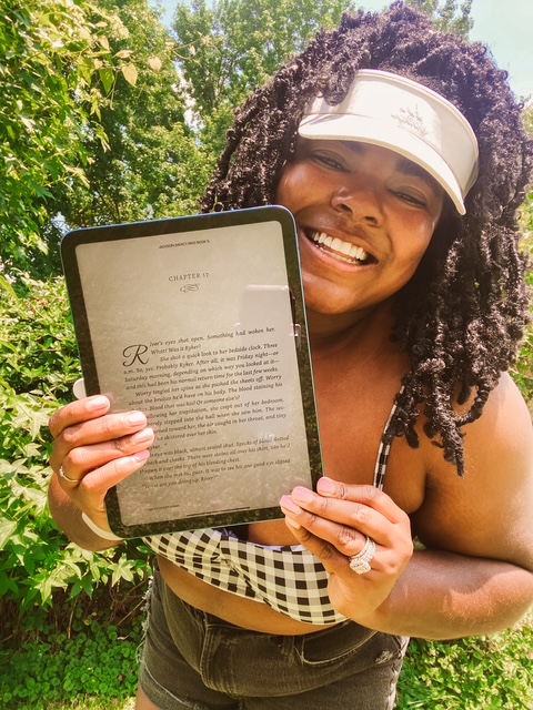 Bubbly Journal-ist Deshea Talks Bookstagram and Beautiful Reading!