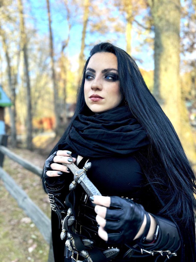 5 Fantastic Romantasy Cosplayers Who Bring The Genre To Life