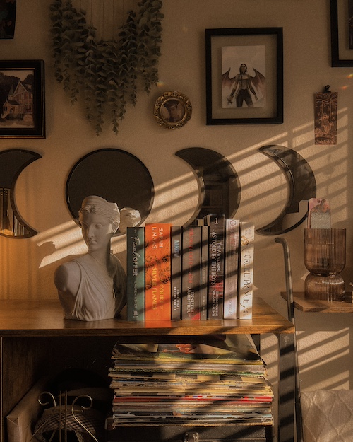 Bookstagrammer Sarah Shines a Light on Dark Romance